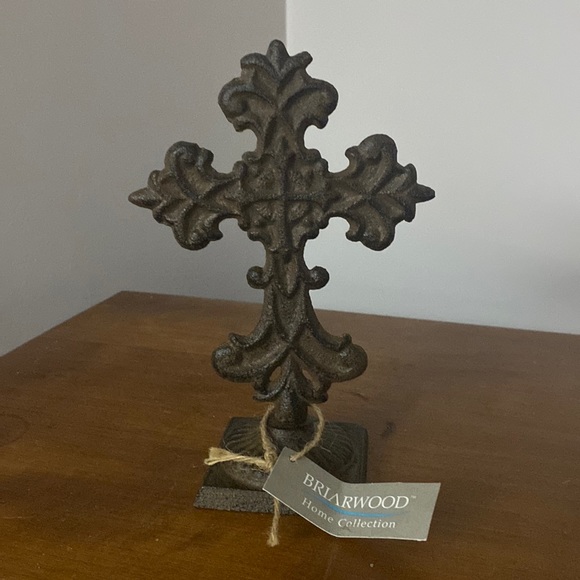 Briarwood | Art | Briarwood Rustic Ornate Cast Cross Pedastal | Poshmark